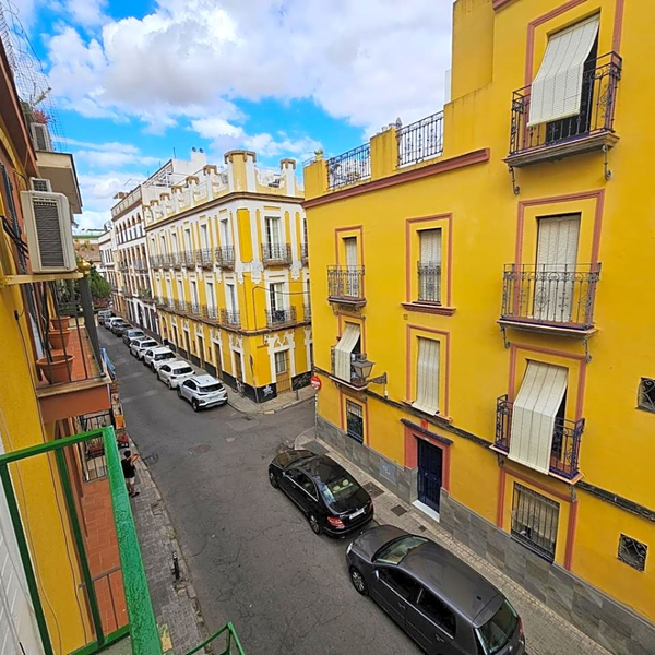 PISAZO EN PLENO CENTRO DE SEVILLA